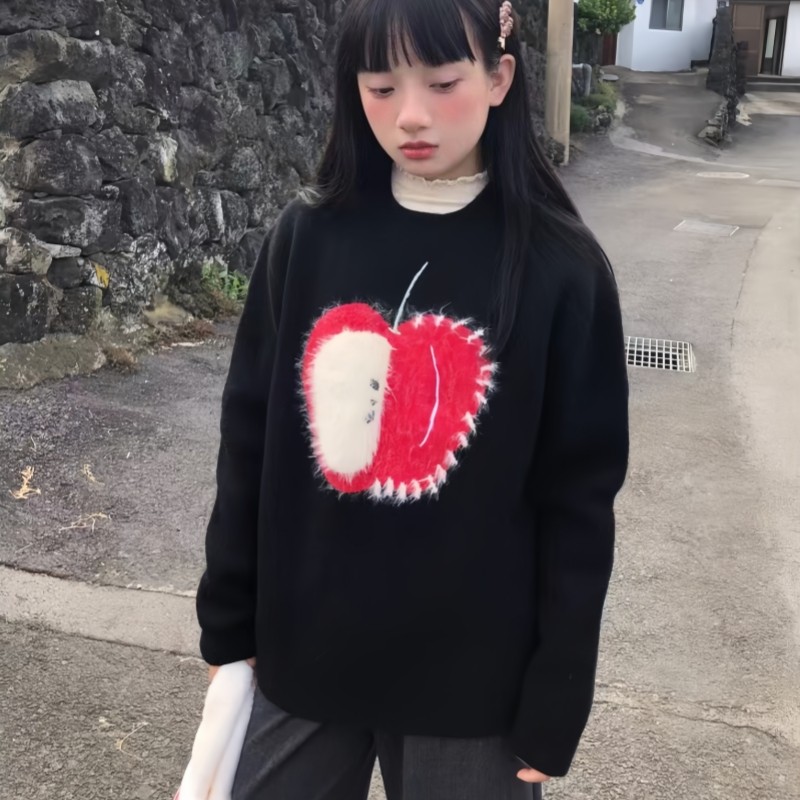 ฤดูหนาวใหม่ผู้หญิงย้อนยุคการ์ตูนแอปเปิ้ลหลวมเสื้อกันหนาวแขนยาวย้อนยุค 241127 | Shopee Thailand