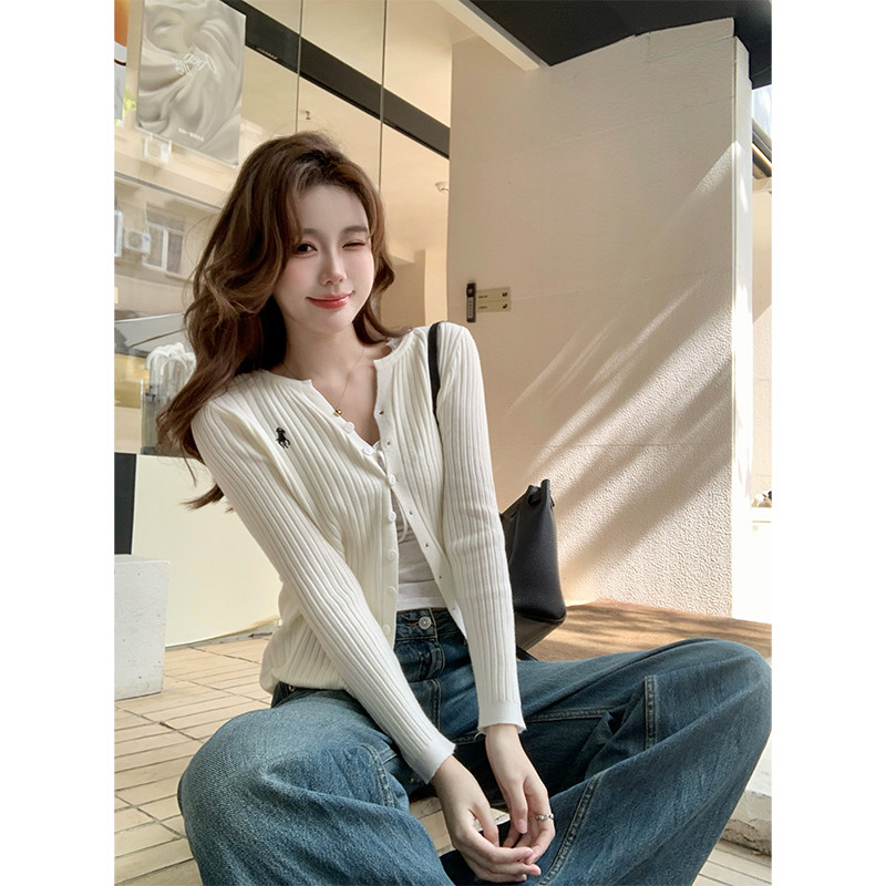 ฤดูใบไม้ร่วงใหม่ผู้หญิงเกาหลีรุ่นอเนกประสงค์ปุ่มคอวีอารมณ์แขนยาวถักเสื้อสเวตเตอร์ถัก 241127 ...