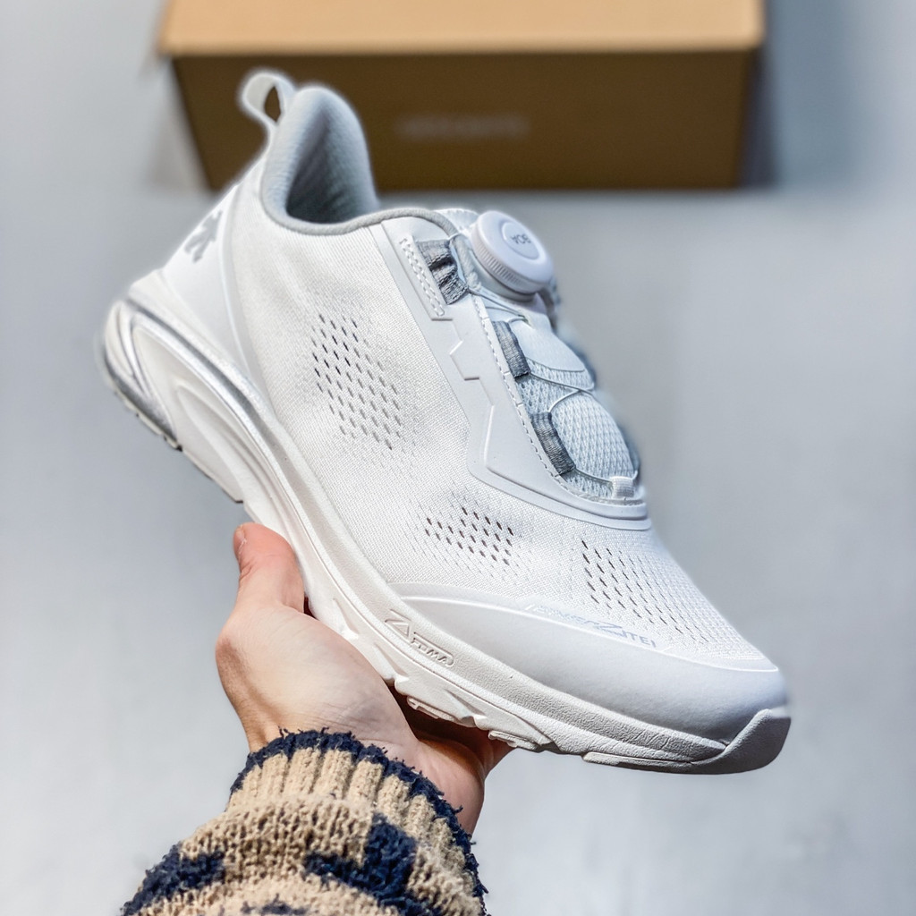 รองเท้าวิ่ง DESCENTE ENERZITE มาพร้อมเทคโนโลยี EASE AIR และ WIRE BOA ...