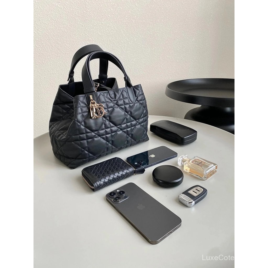 กระเป๋าถือ Dior Ds CDToujours Tote สไตล์เรียบหรู ขนาดกลาง พกพาสะดวก ...
