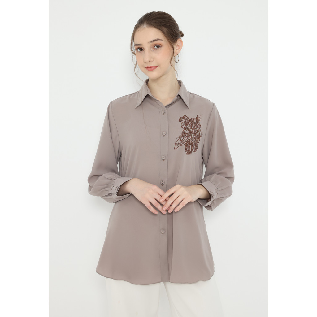 เสื้อธรรมดาพร้อมเย็บปักถักร้อยใน Mocca โดย Brilliant Girl | Shopee Thailand