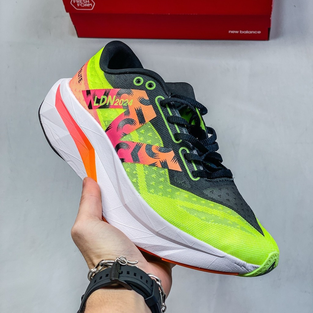 รองเท้าวิ่ง Unisex FuelCell SuperComp Elite v4 สวมใส่สบาย เหมาะสำหรับ ...