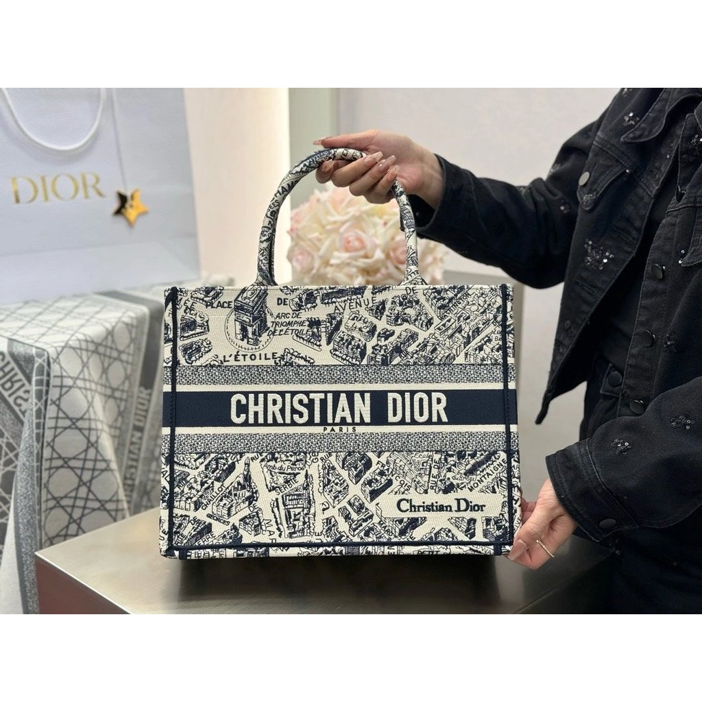 Dior [เวอร์ชั่นสูง] Navy Blue Paris Map ️ Medium Tote | Shopee Thailand