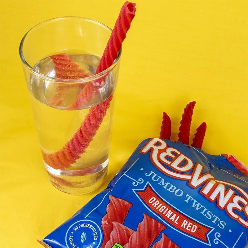 Red Vines ลูกกวาดเชือกแดงสหรัฐฯ รสดั้งเดิมสตรอเบอร์รี่ ไม่มีน้ำตาล ของ ...