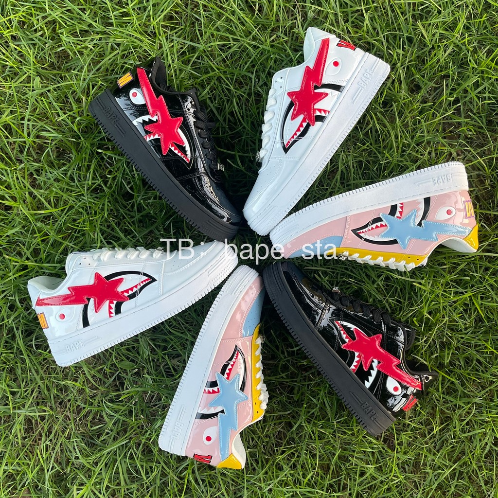 BAPESTA SK8 DUNK รองเท้าผ้าใบ Low-Top สีดำ สีขาว และสีชมพู ออกแบบลาย ...