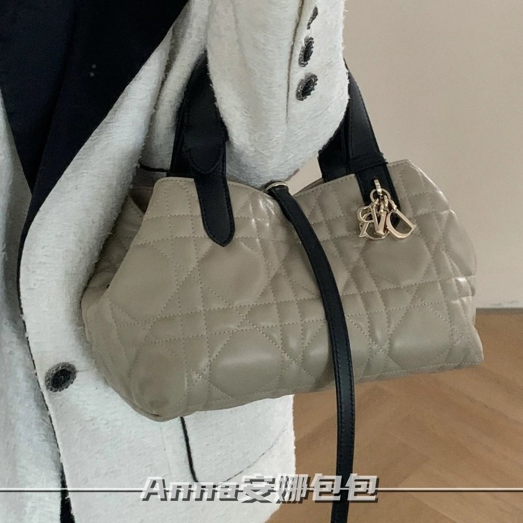 DIOR TOTEBAG ALWAYS ใหม่ การออกแบบลายตาราง กระเป๋าถือทรง tote ทำจากหนัง ...