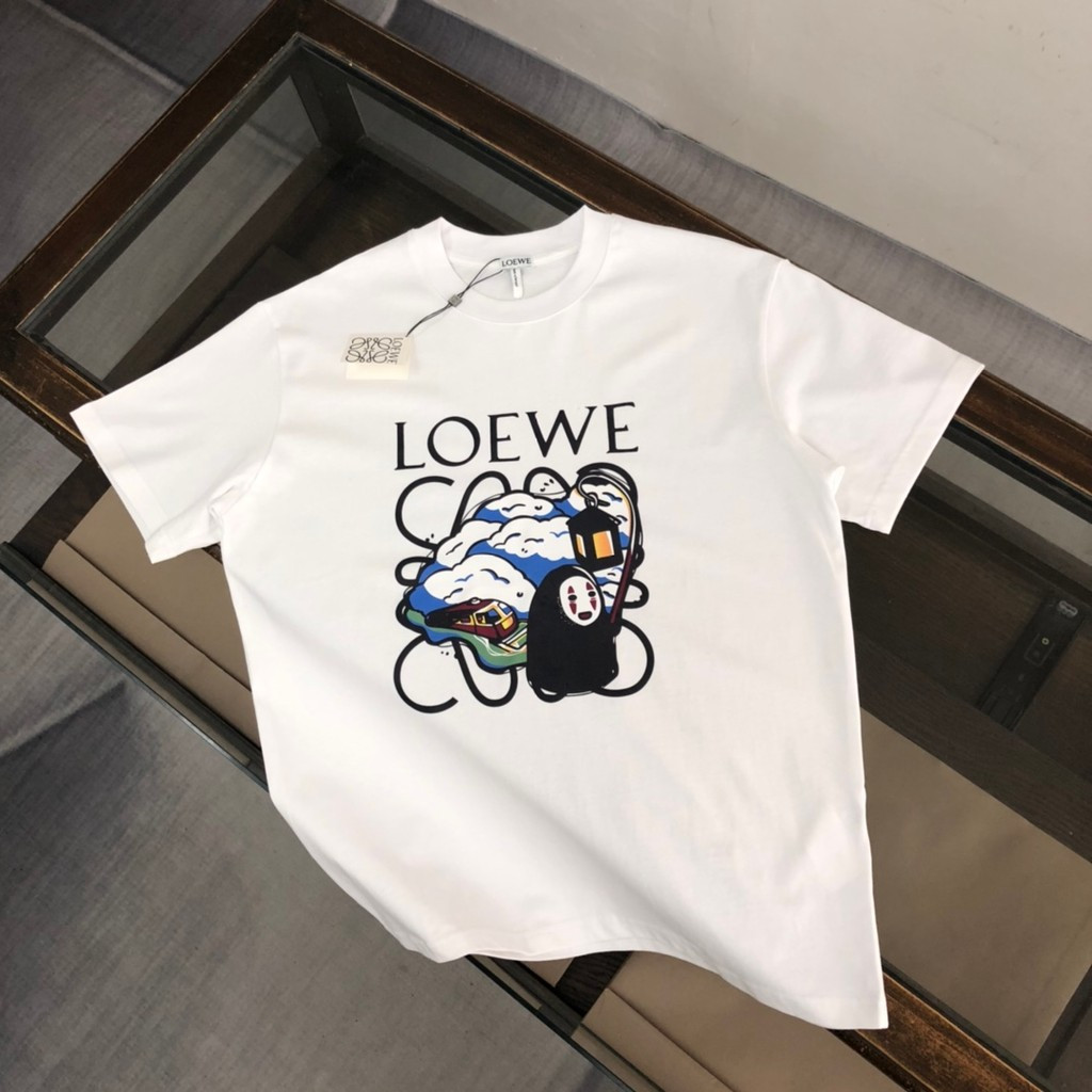 เสื้อยืดแขนสั้น LOEWE สไตล์ STREET WEAR สำหรับทุกเพศ วัสดุหนามาก ทนทาน ...