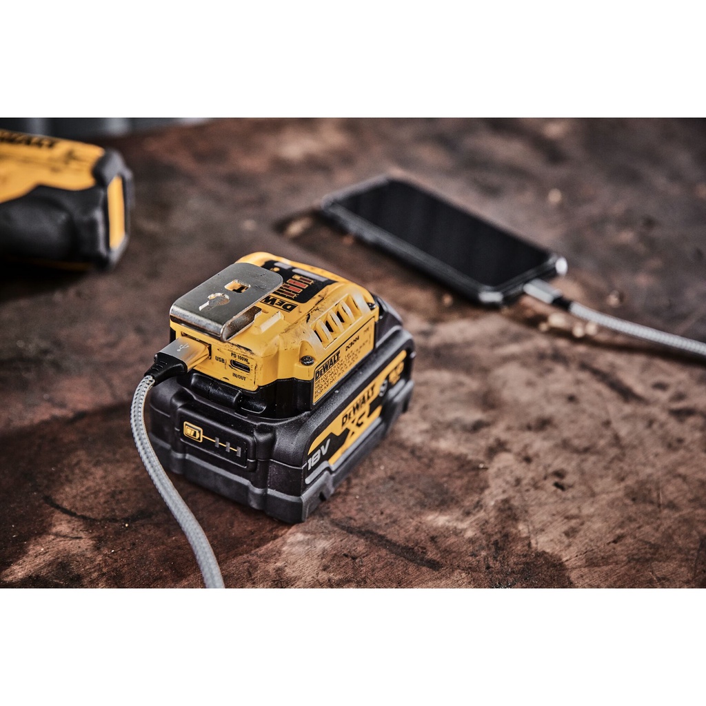 DEWALT อุปกรณ์ต่อ USB (USB Adaptor) เป็นแท่นชาร์จในตัว USB-C Charging ...