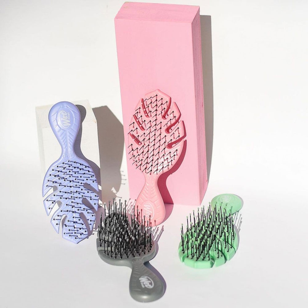 Wet Brush Go Green Mini Detangler 1pc เว็ทบรัช หวีแปรงทรงใบไม้ รุ่น GO ...