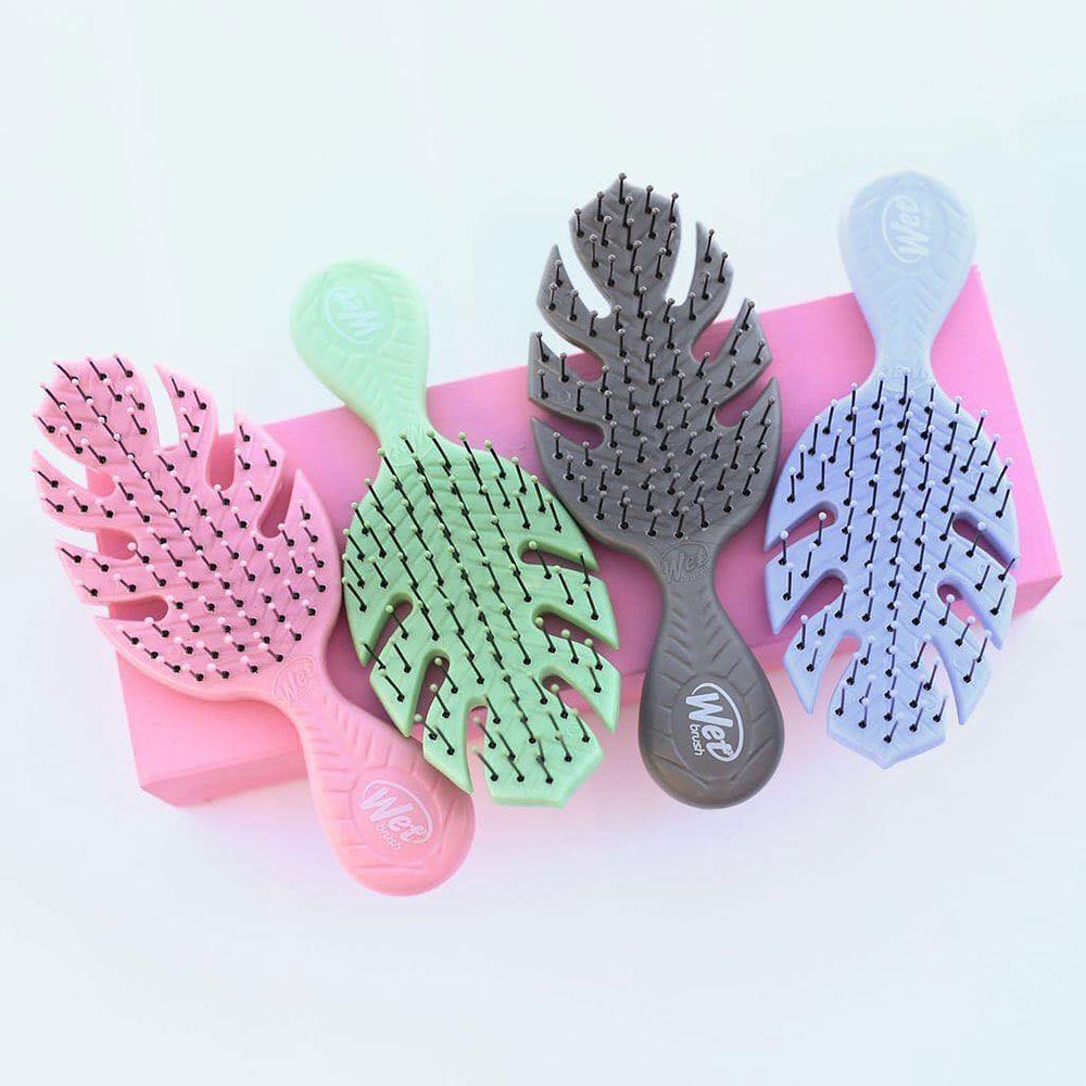 Wet Brush Go Green Mini Detangler 1pc เว็ทบรัช หวีแปรงทรงใบไม้ รุ่น GO ...