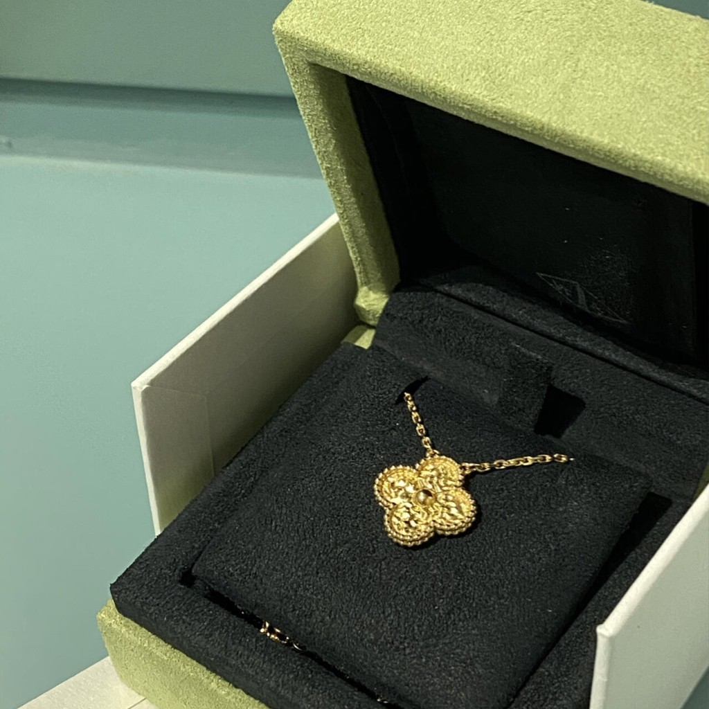 PawnableOriginal Vca 18K Gold VCA VCA 18K Gold หวานขนาดเล็ก Four-Leaf ...