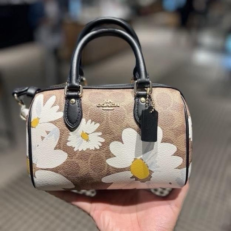 [ใช้โค้ดลด30%เหลือ4,790] หมอนมินิ Coach Mini Rowan Crossbody Bag In Signature Canvas With Floral ...