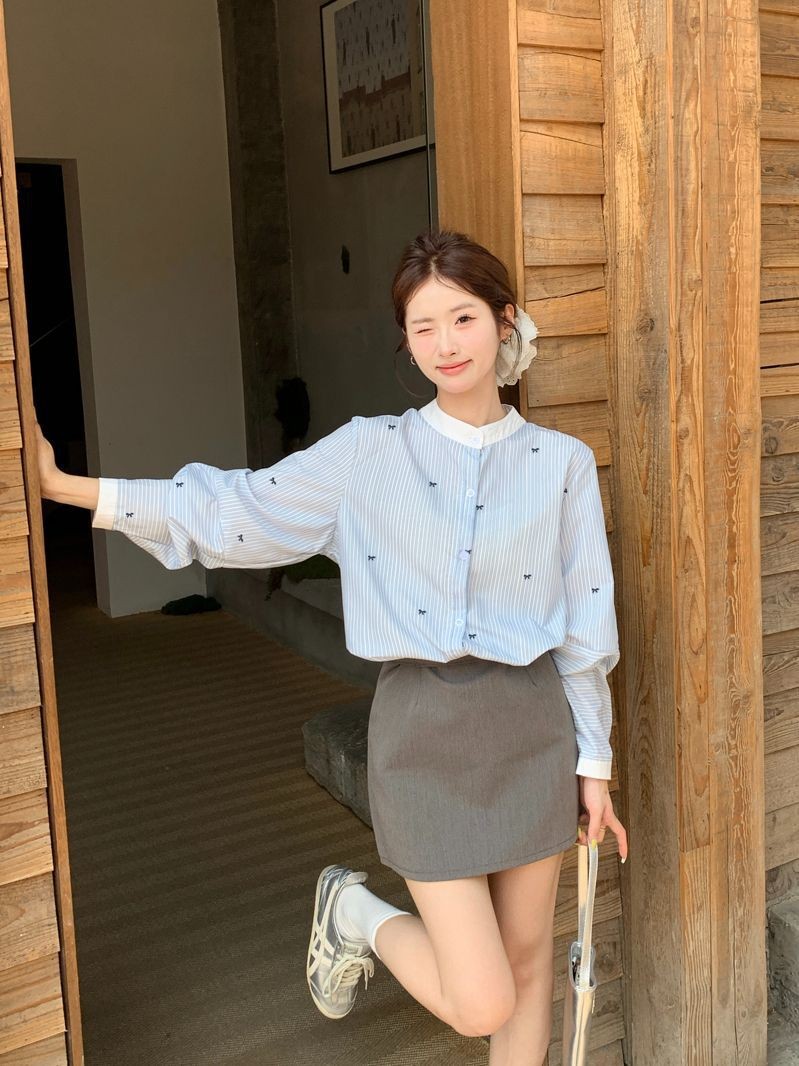 Rommers เสื้อเชิ้ตแขนยาวลําลองลายทางสีขาวสีฟ้าเกาหลี | Shopee Thailand