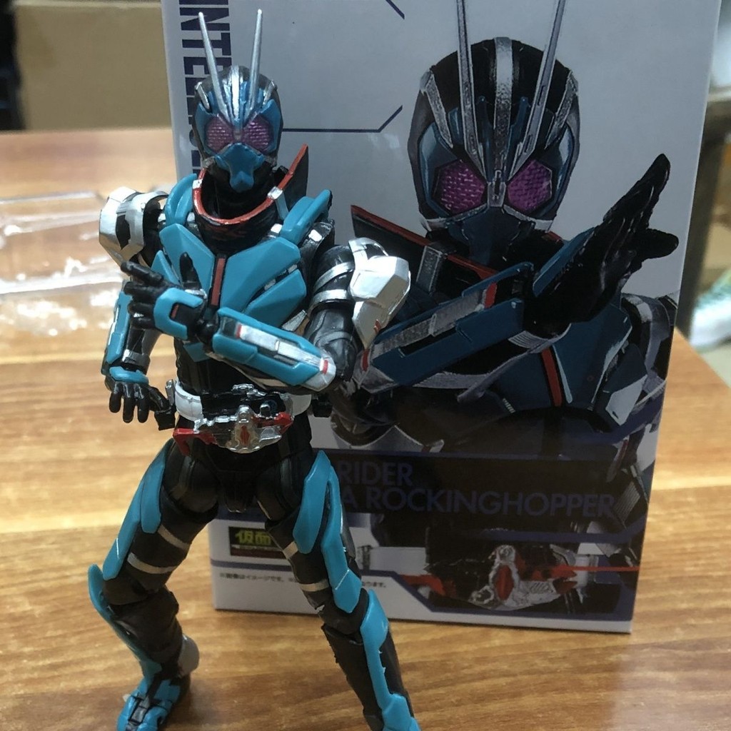 ในประเทศ SHF Rockfall Locust Kamen Rider 01 ZreoOne Cyclone Locust ...