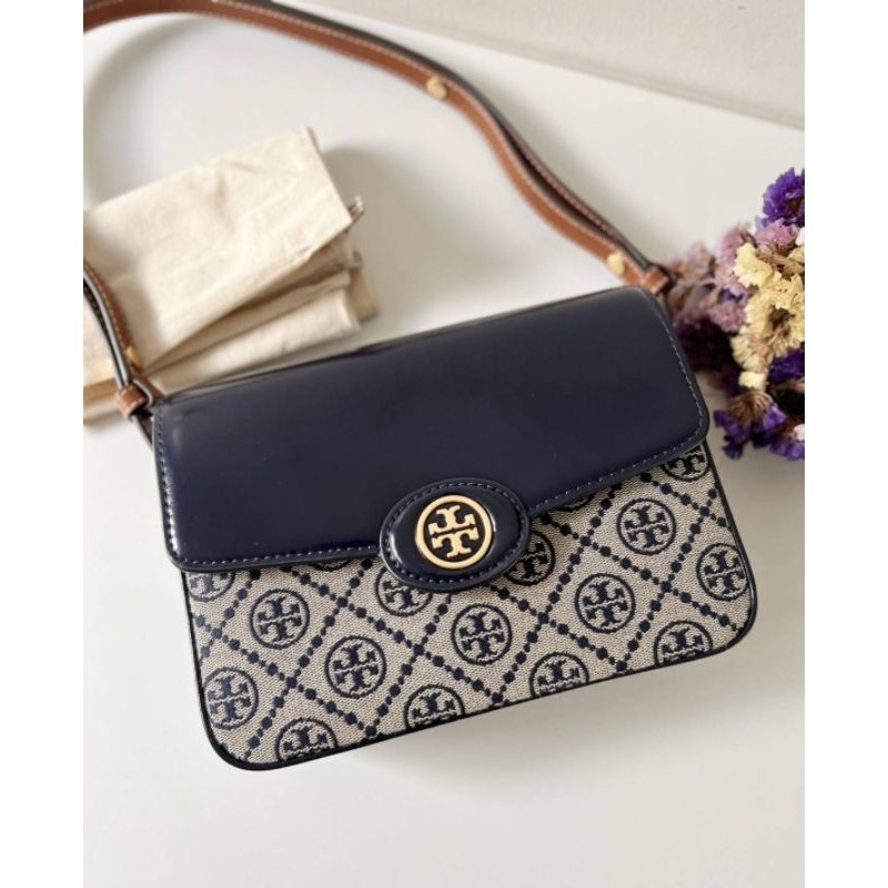 รุ่นใหม่ กระเป๋าสะพาย NEW TORY BURCH Robinson T Monogram Convertible ...