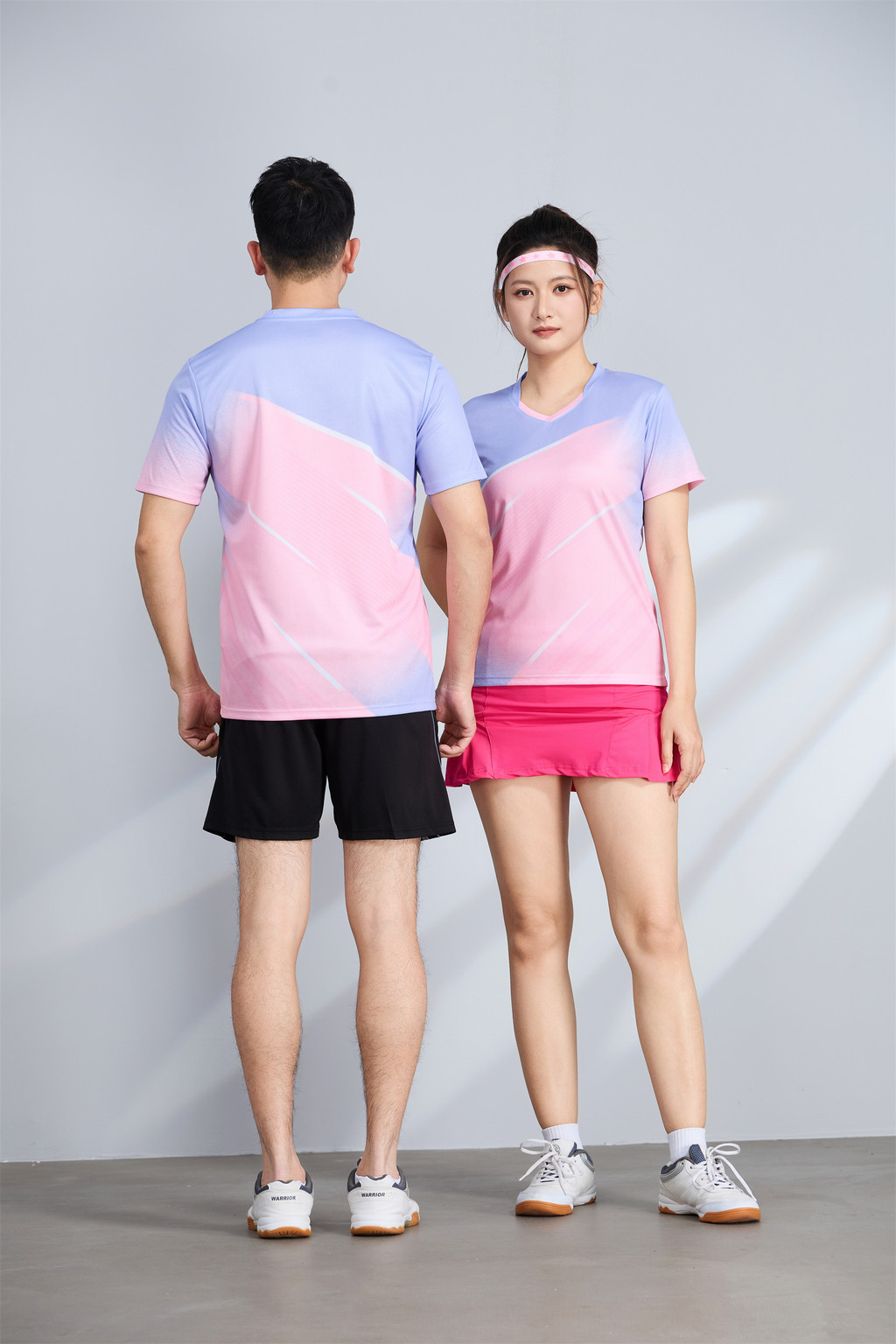 ในสต็อกจัดส่งฟรี 2025 ระบายอากาศความเร็วแห้งเสื้อกีฬาแบดมินตันการ ...