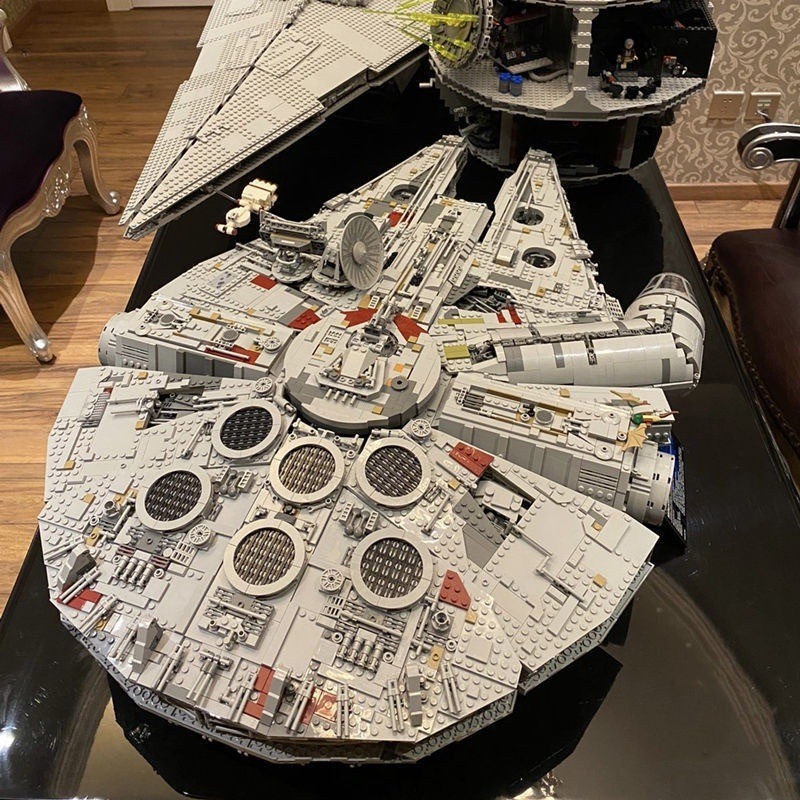 The Galactic Conflict Series Millennium Falcon Building Blocks 75105 ...