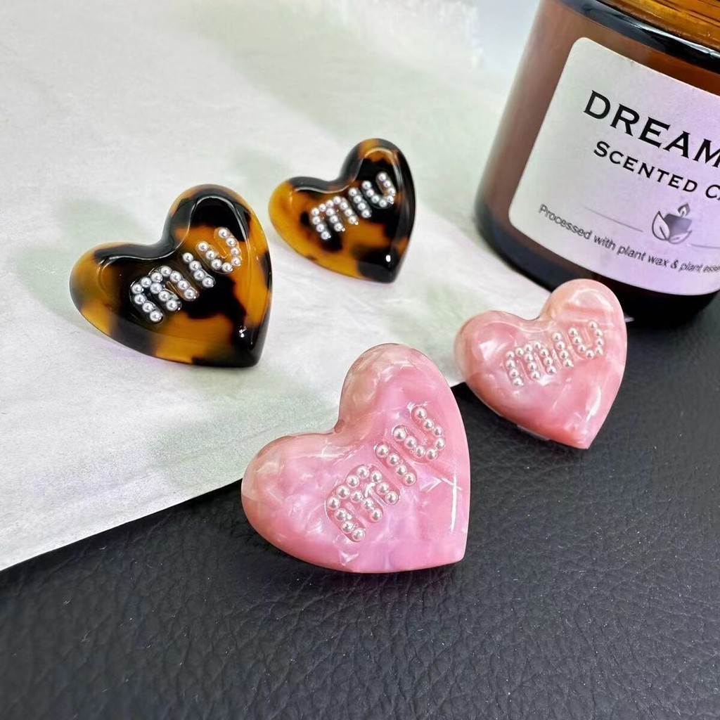 Miu MIU Love Pearl ตัวอักษร Tortoiseshell สีสีชมพูสีเรซิ่นต่างหู 2023 ใหม่ Hypoallergenic ต่างหู ...