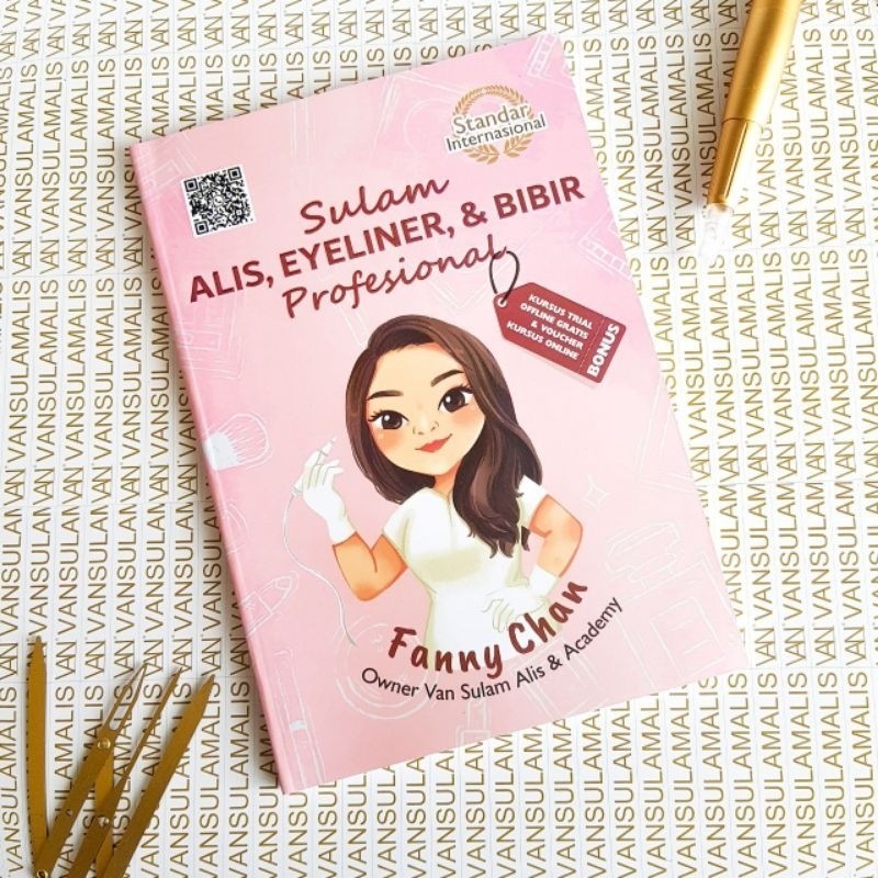 หนังสือเรียน เขียนคิ้ว อายไลเนอร์ และริมฝีปาก มาตรฐานสากล โดย FANNY CHAN | Shopee Thailand