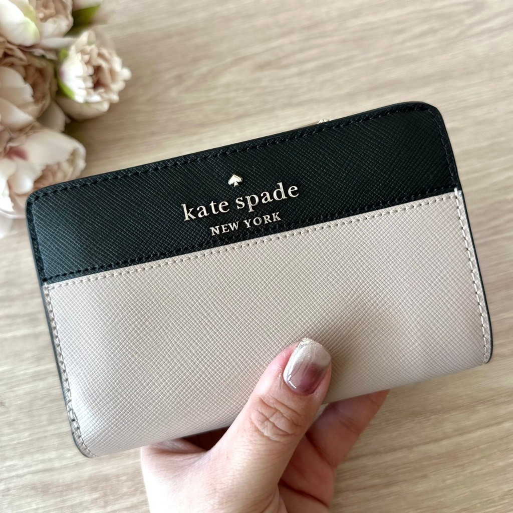 ♞แท้ พร้อมส่งกระเป๋าตังค์ WLR00124 Kate Spade Staci Medium Compact ...