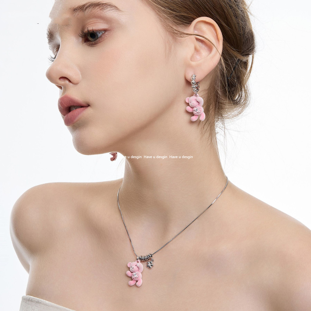 มี u desgin Sweet Cool Flocking ต่างหูหมีสีชมพู Niche Design ต่างหูรูป ...