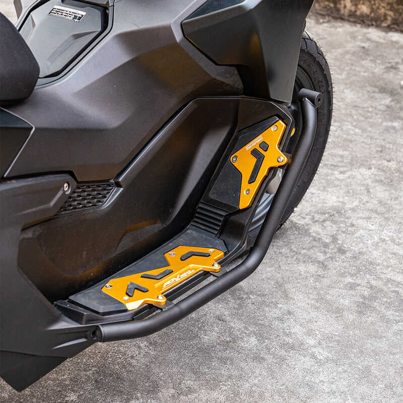 รถจักรยานยนต์เท้าหน้า Spikes ภาพใหญ่: Matting Footrest Crash Bar Protec ...