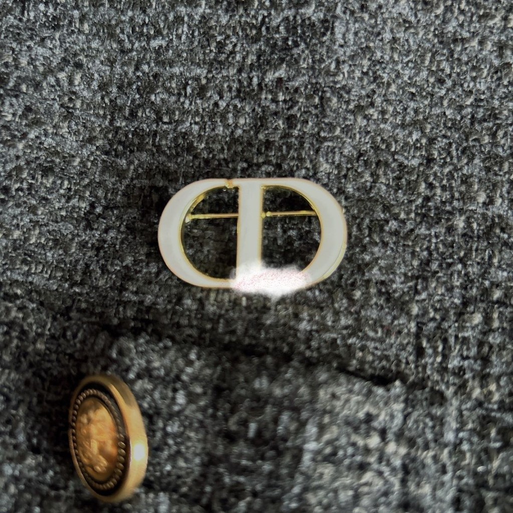 Dior CD Suit Pearl เข็มกลัด High-end ฤดูหนาวใหม่ Creative อเนกประสงค์ ...