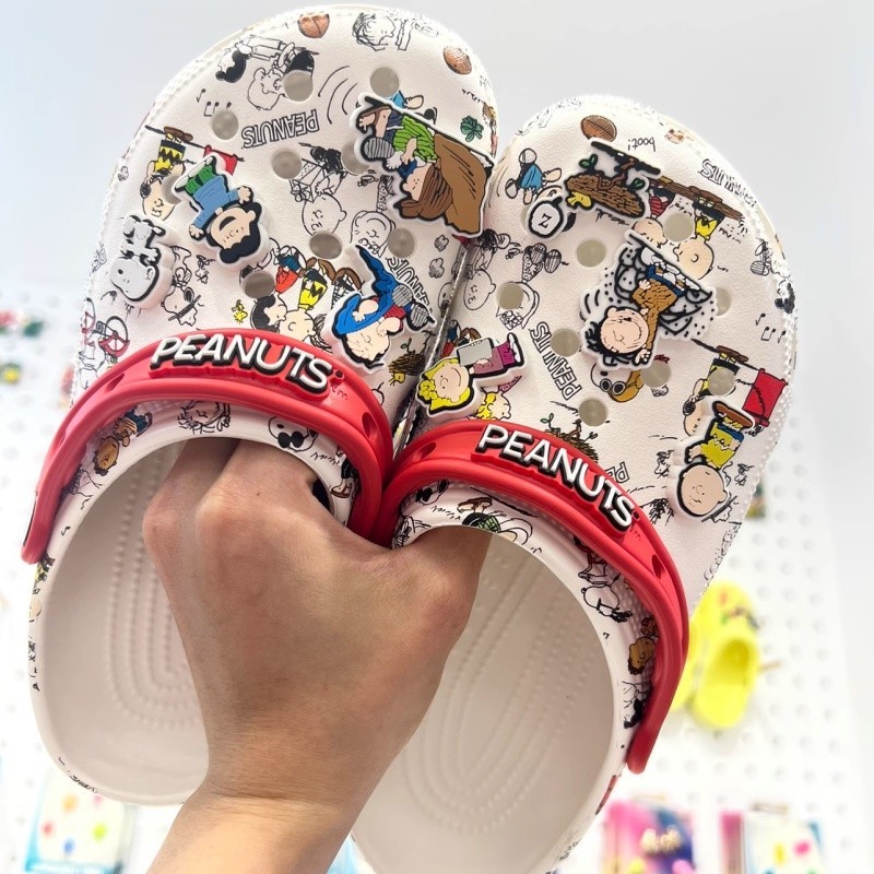 รองเท้า crocs แท้ peanuts classic clog รองเท้าแตะลําลอง กันลื่น ลายถั่ว ...