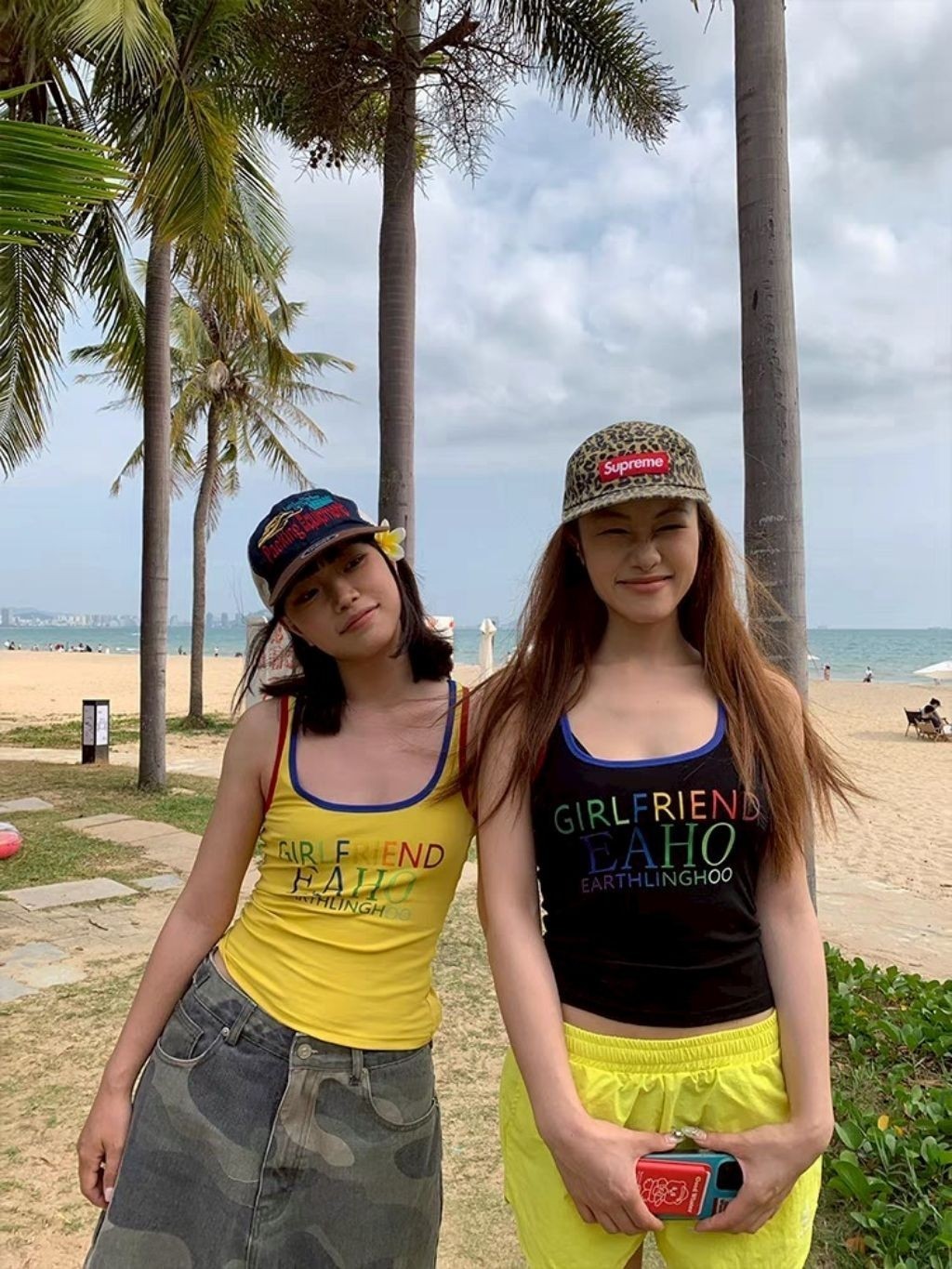 Thalia-เสื้อกล้าม มีฟองน้ำ ดีเทลสกีตัวอักษร slim fit เสื้อครอป ผ้านิ่ม ...