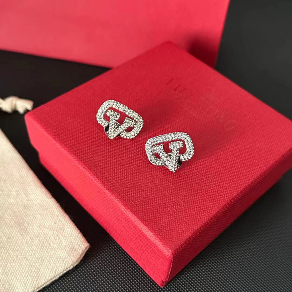 Valentino ต่างหูตัวอักษร Diamond V เพชรยุโรปและอเมริกาต่างหูแฟชั่น ...
