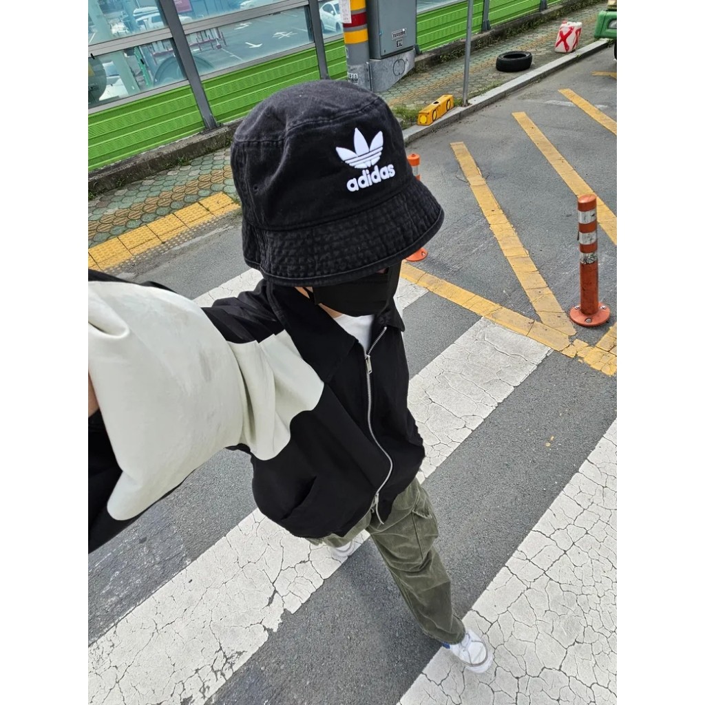 Adidas Collection อาดิดาส หมวกบักเก็ต หมวกปีกรอบ Adicolor Classic ...