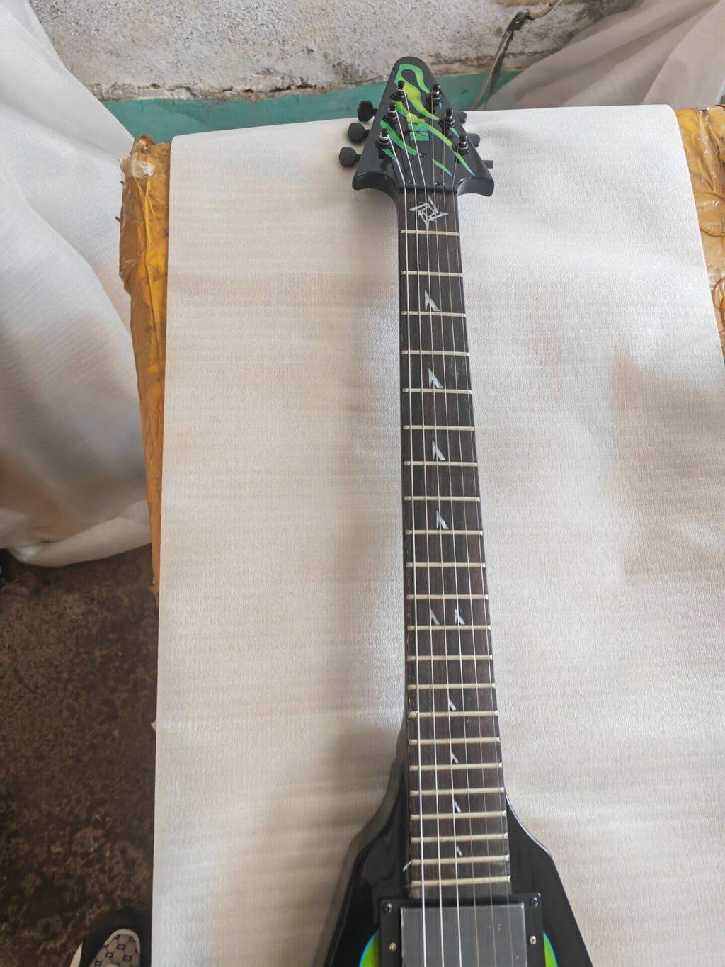 1997 ESP JH-1 James Hetfield Flying V กีตาร์ไฟฟ้าเปลวไฟสีเขียว V กีตาร์ ...