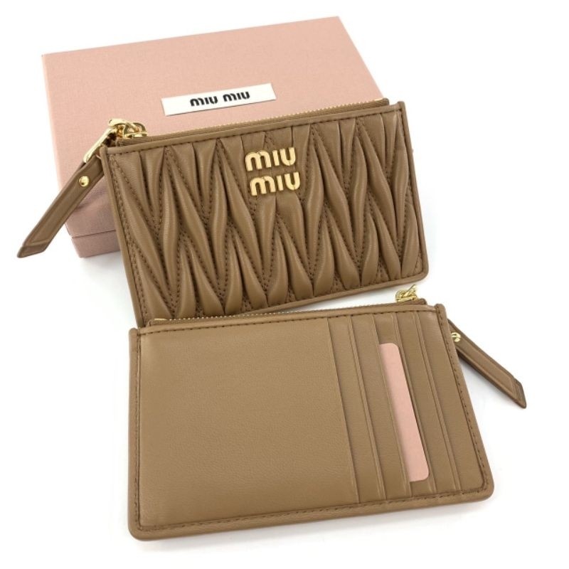 กระเป๋าสตางค์ใส่บัตร /ใส่การ์ด New Miu Miu card holder แบบมีช่องซิป มีหลายสี รอเช็คสต๊อก ...