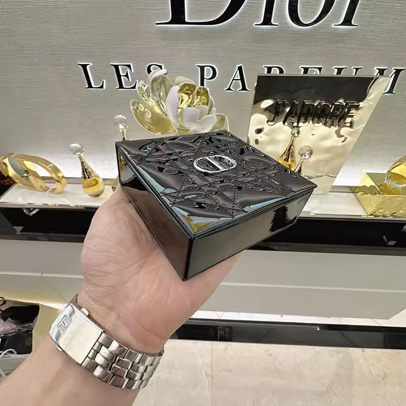 เคาน์เตอร์ในประเทศ Dior Dior Patent Leather Glossy Dior Bag Lipstick ...