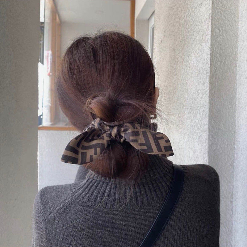 Fendi ยุโรปและอเมริกาคุณภาพสูง FF Letter Streamer Hairband ที่คาดผมหาง ...