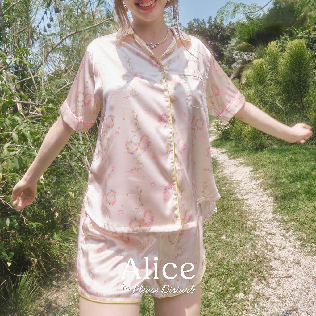 Alice:Ribbon Flora ชุดนอน Please Disturb ผ้า Silk Satin Premium แขนสั้นขาสั้น | Shopee Thailand