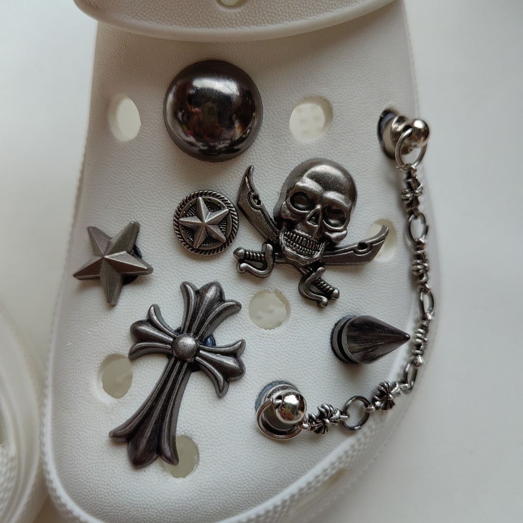 Jibbitz crocs อุปกรณ์รองเท้าโลหะตกแต่ง vintage crow heart cross รองเท้า ...