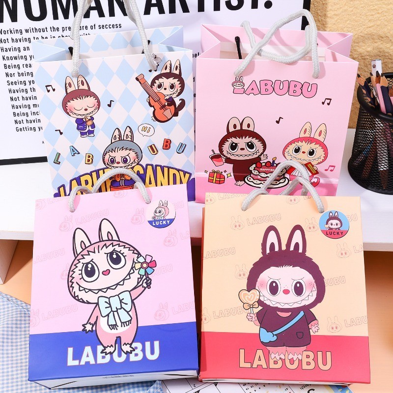 [ ที่โดดเด่น ] Labubu Present Wrapping Pouch - กระเป๋าเก็บของ - การ์ตูน ...