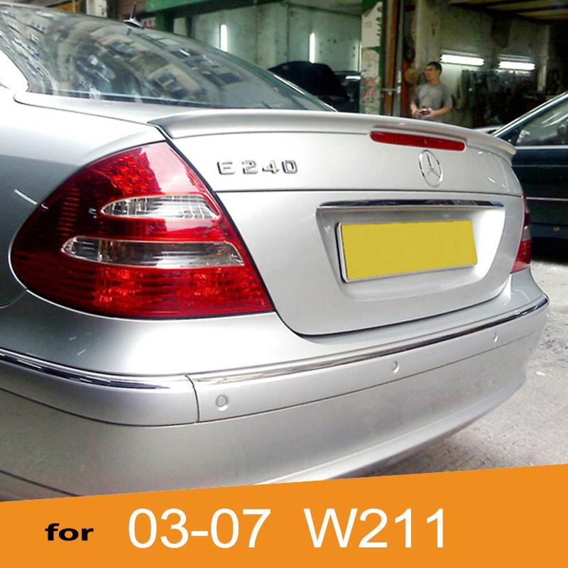 ในสต็อก W211 ABS รถด้านหลัง Wing สปอยเลอร์สําหรับ Mercedes-Benz E-class ...