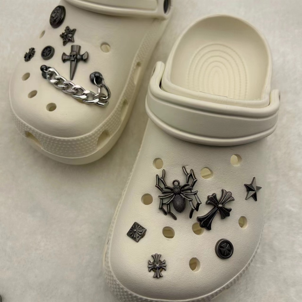 Jibbitz crocs อุปกรณ์รองเท้าโลหะตกแต่ง vintage crow heart cross รองเท้า ...