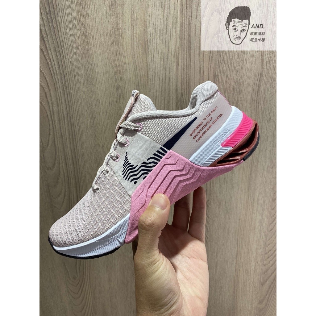 2024 ฟิกเกอร์ [ต้นฉบับบริสุทธิ์] สต็อกพร้อม! -NIKE METCON 8 สีชมพูสีเทา ...