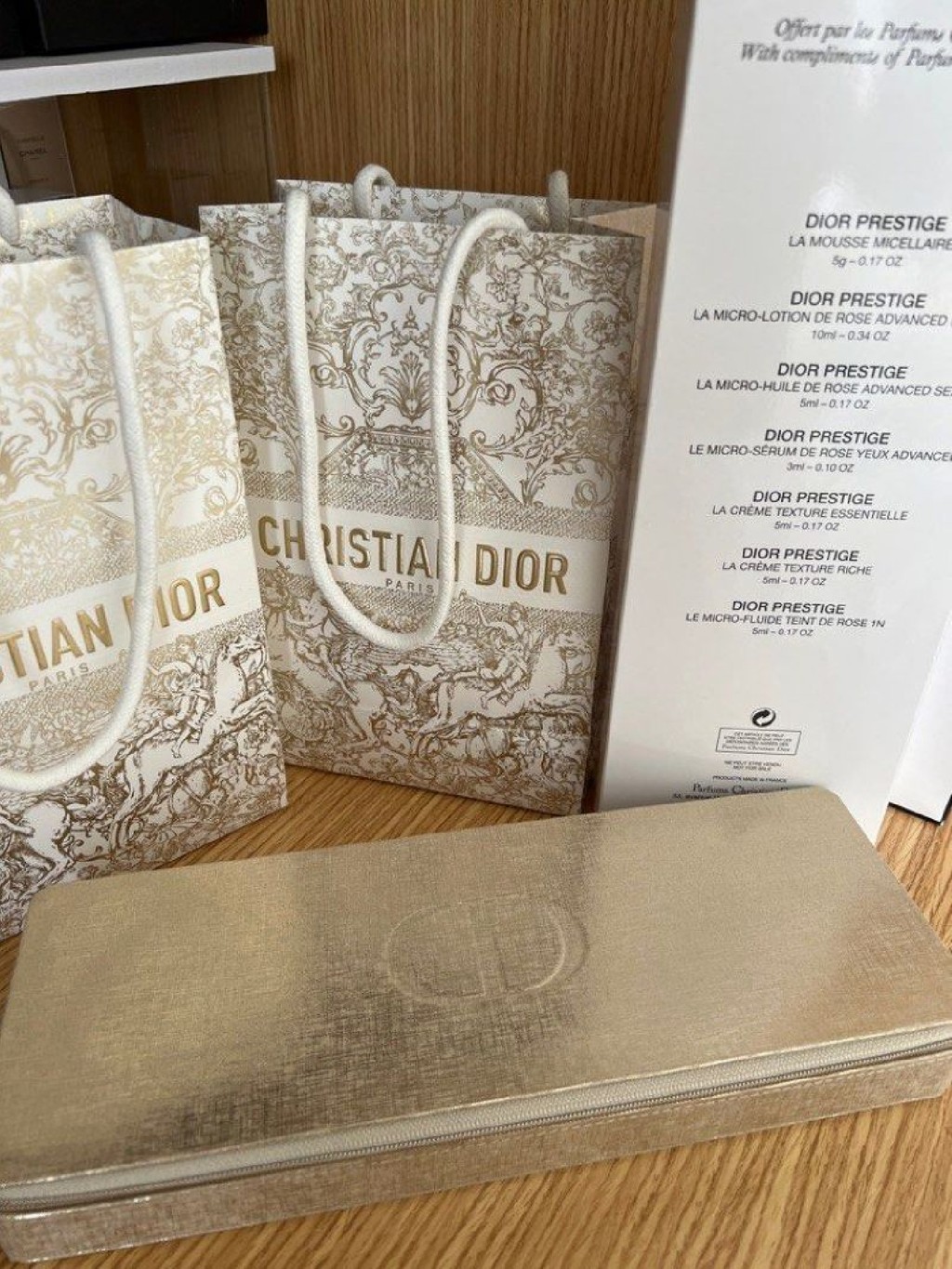 Dior Prestige Gift Set (7Items + Gold Piano Case) 7ชิ้น พร้อมกระเป๋าสุด ...