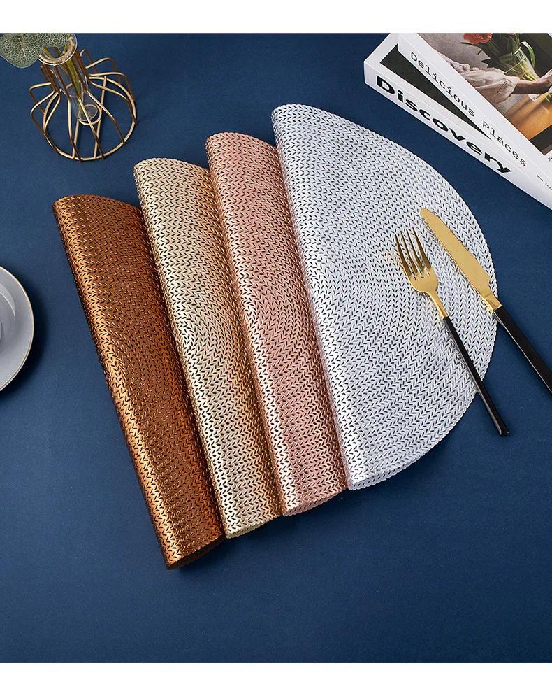 รอบ Placemats ความร้อนทน PVC ตารางหรูหรา Metallic Glossy Finish สําหรับ ...