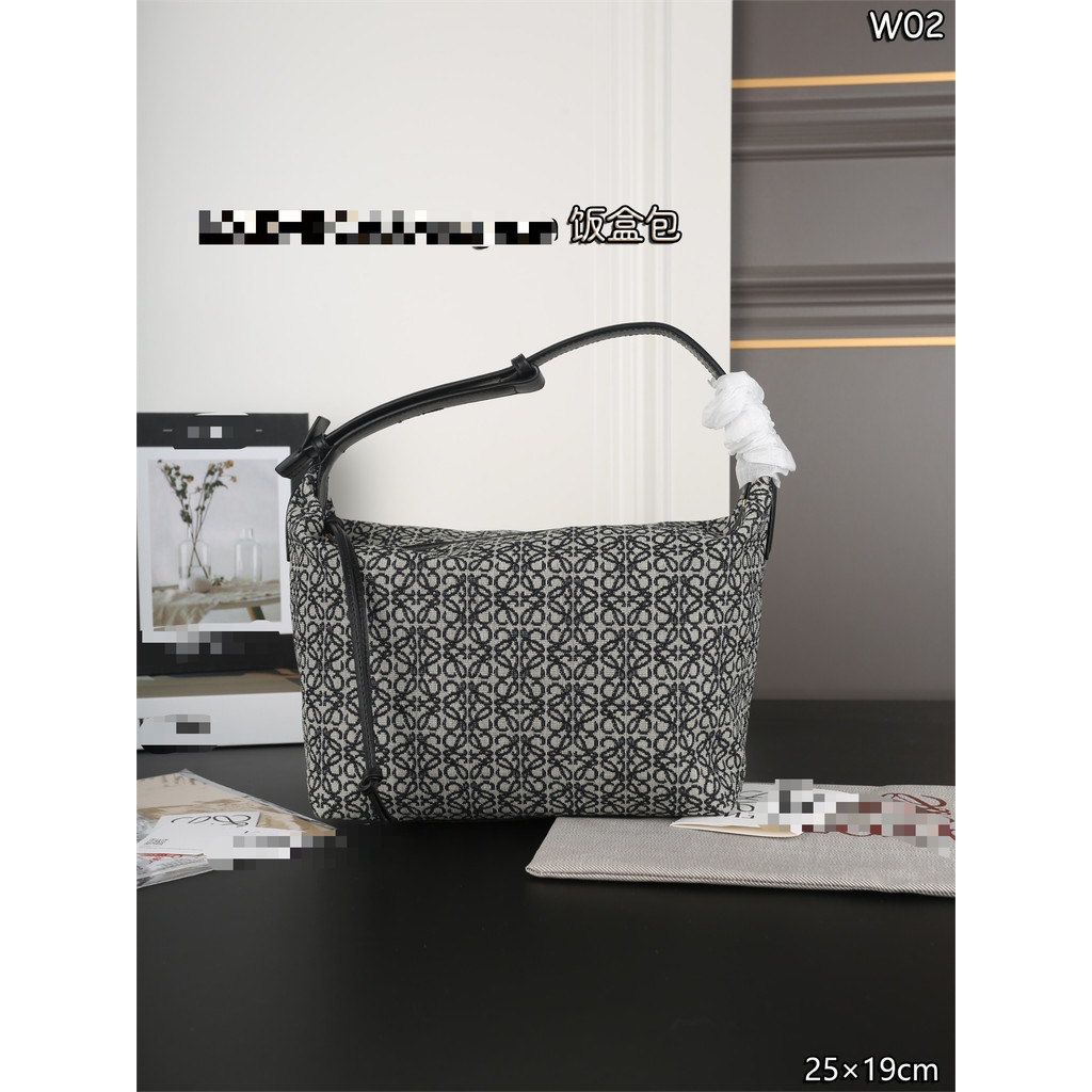LOEWE270 Black Ribbed Texture Lunch Box Bag Niche Design | Shopee Thailand