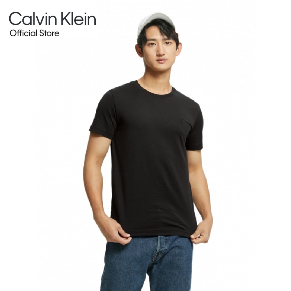 CALVIN KLEIN เสื้อยืดผู้ชาย ทรง Regular รุ่น J320986 BEH - สีดำ ...