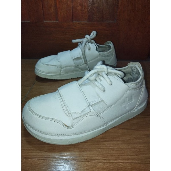 รองเท้าผ้าใบหนัง OTZ shoes มือสอง size38 | Shopee Thailand