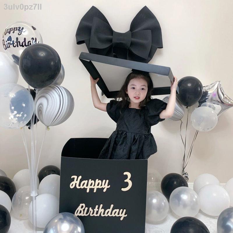 เทียนวันเกิดIns wind หนังสือสีแดงเล่มเล็กกับการตกแต่งพื้นหลังรูปภาพ ...