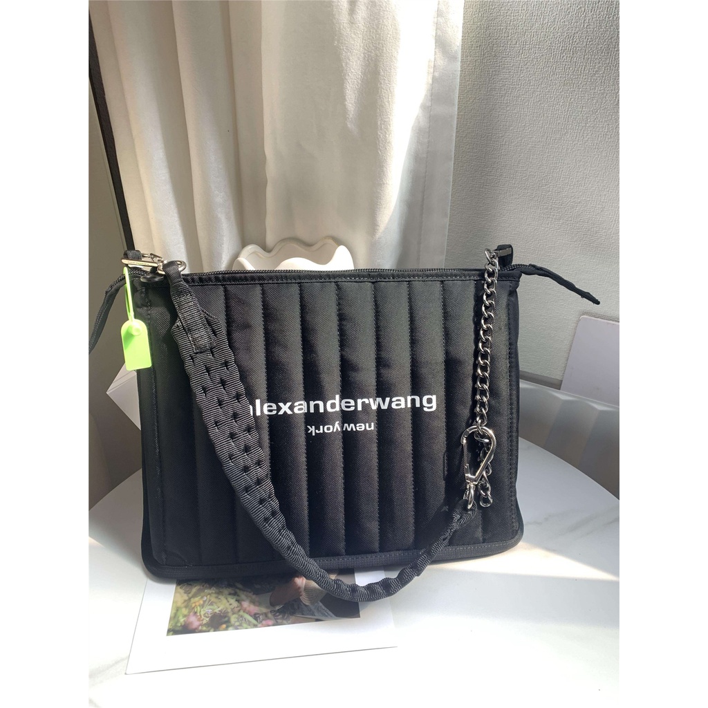 ™Yuandan สินค้าเวียดนาม ~ ผ้าใบไนลอนนำเข้า AW king กระเป๋าสะพายข้าง ...