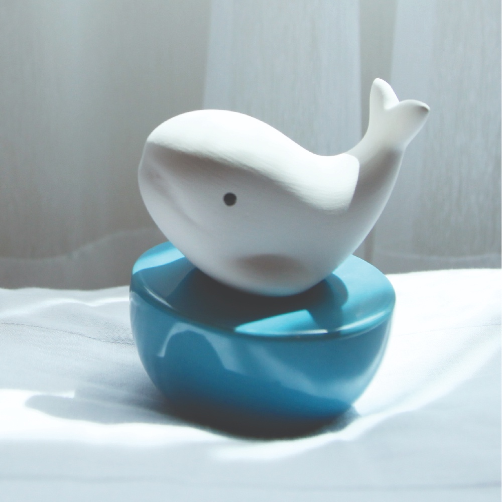 LIVELY BREEZE เครื่องหอมเซรามิกรูปวาฬ (Willy Whale Ceramic Diffuser) HAND MADE in THAILAND ...