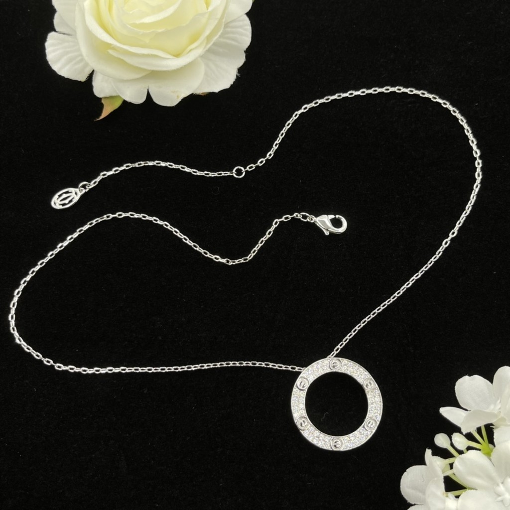 Cartier Light Luxury สร้อยคอความรู้สึกดีไซน์ทันสมัยสวยงามมีเอกลักษณ์และ ...
